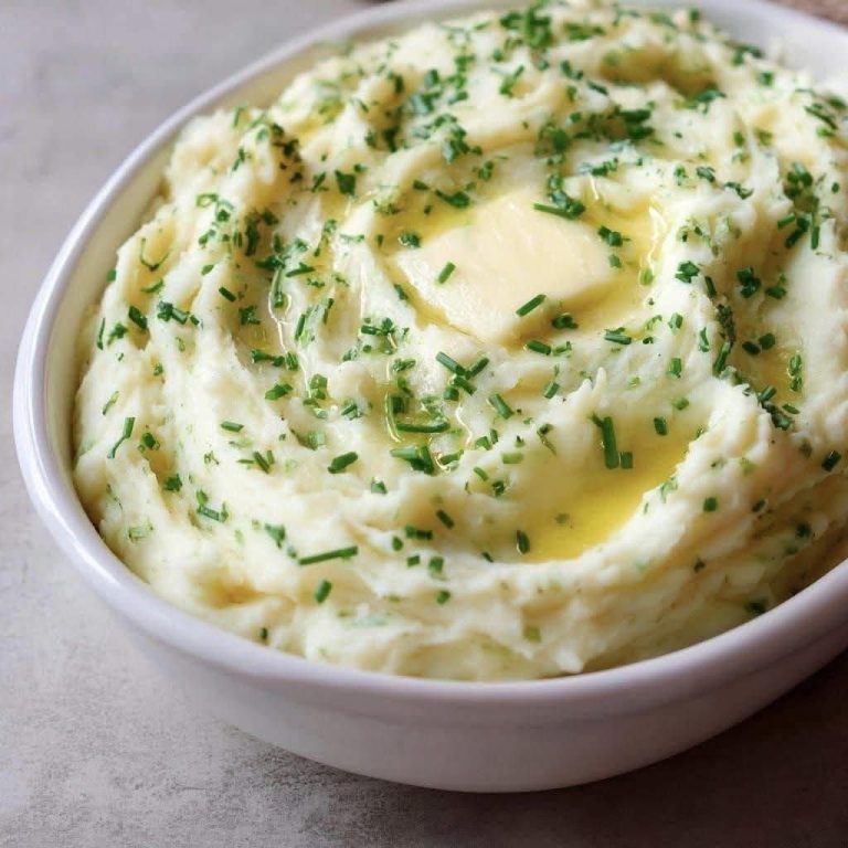 Creamy Mashed Potatoes with Chives and Butter – Tasty Meals